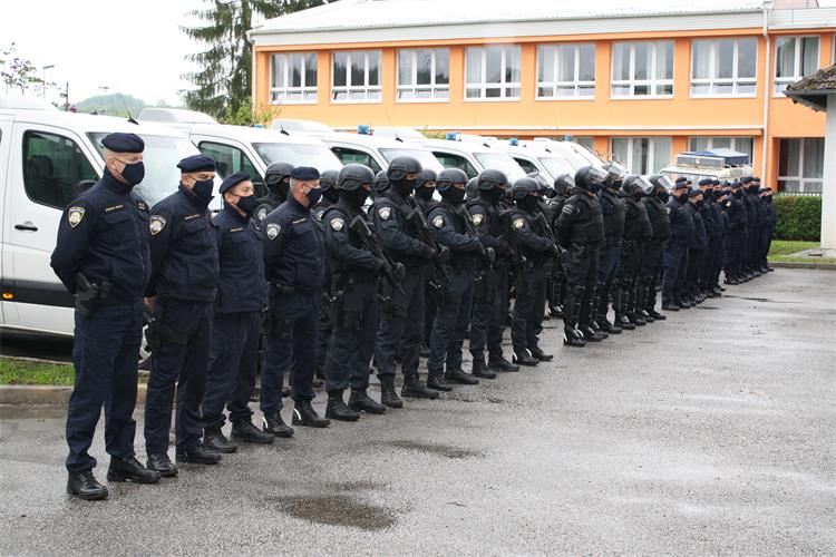 NAJJAČA OPERATIVNA SNAGA MUP-a: Pripadnici Interventne jedinice ...
