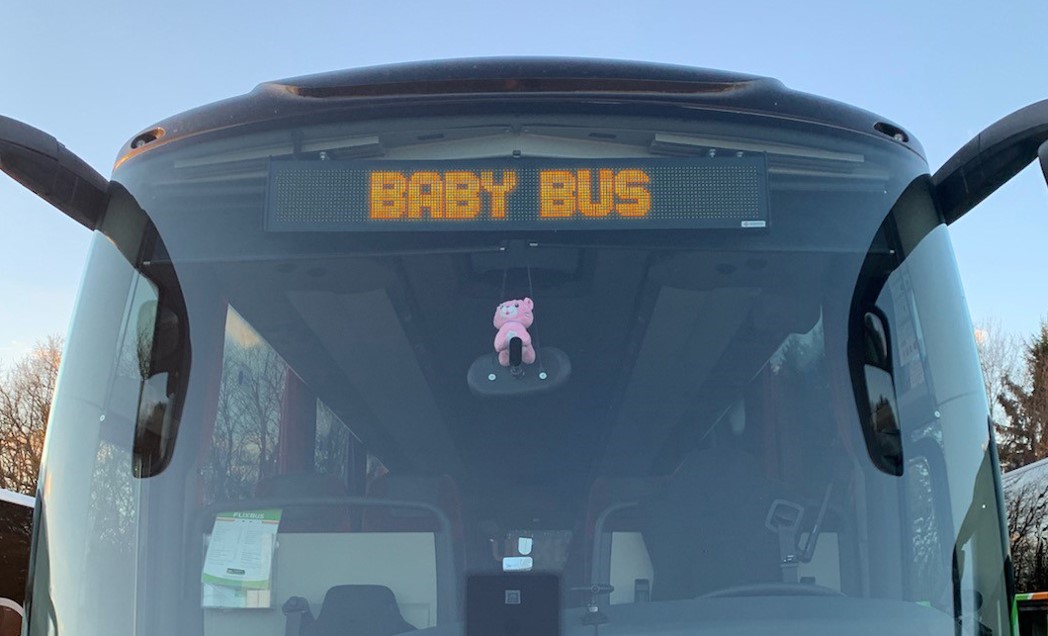 Žena rodila u autobusu - dječak dobio besplatne vožnje do svog 18 ...