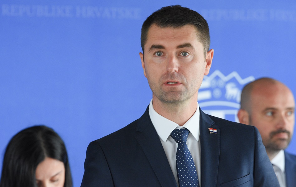 FILIPOVIĆ: Radimo ovo kako bi izašli u susret našim građanima i ...