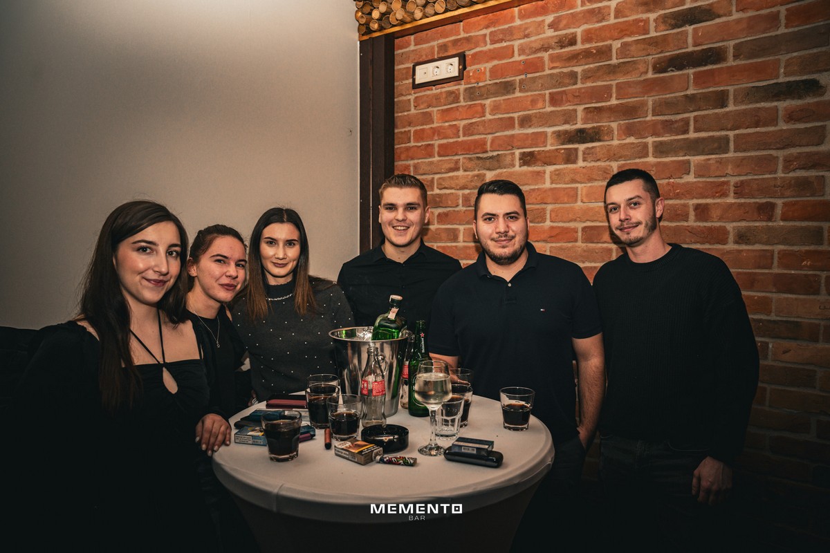 MEMENTO BAR: Bilo da dođete na kavicu, piće, pub kviz, party ili ...