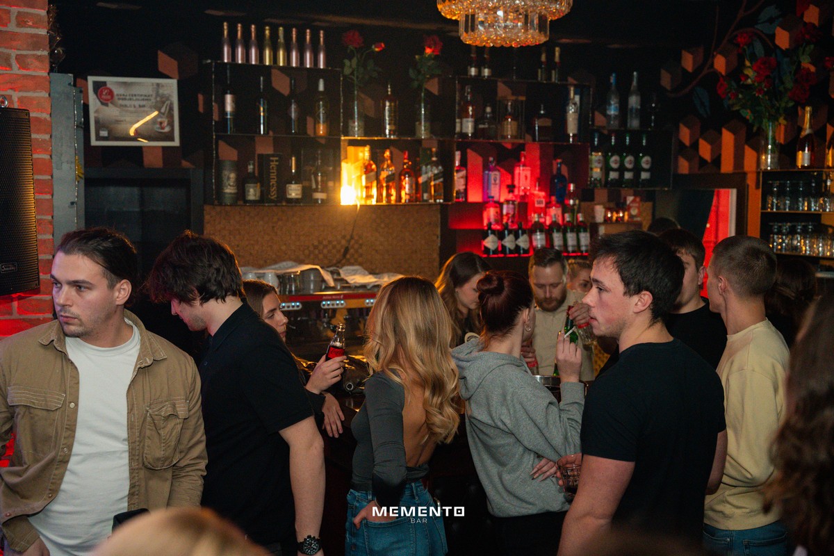 MEMENTO BAR: Bilo da dođete na kavicu, piće, pub kviz, party ili ...